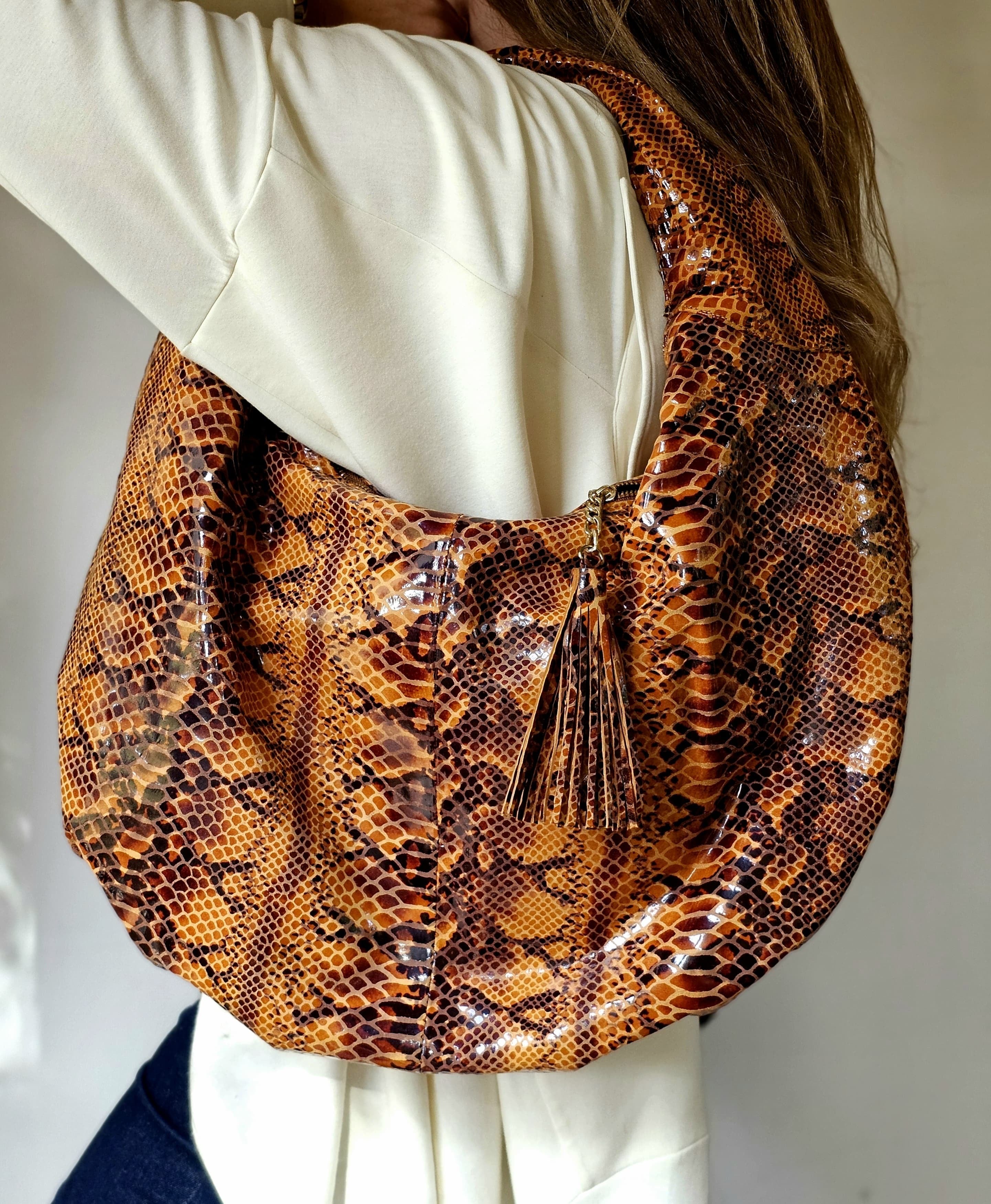 Genuine leather Design 1 – Simplicity Gallery